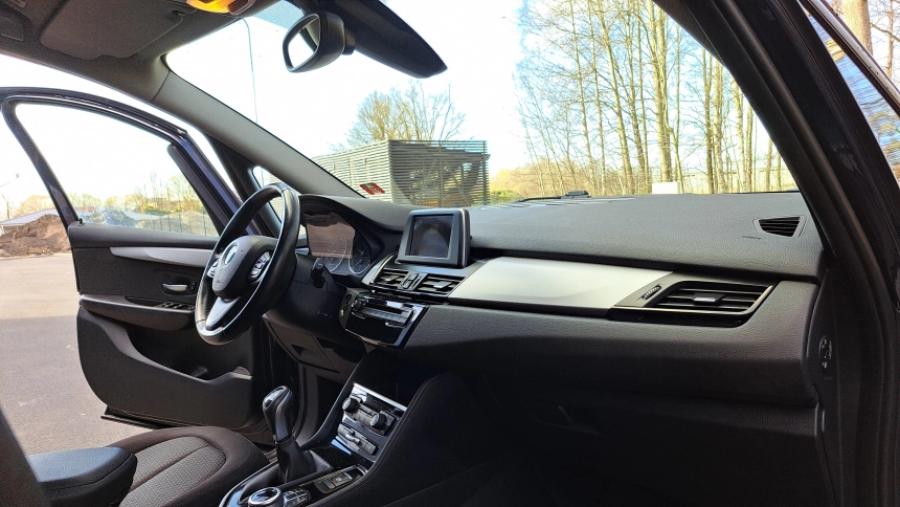 Blue BMW 218 2016 in Riga, with an engine capacity of 2.00 L and mileage of 223 thousand km for 8590 €, photo 37 on AUTOMOTO.COM.LV