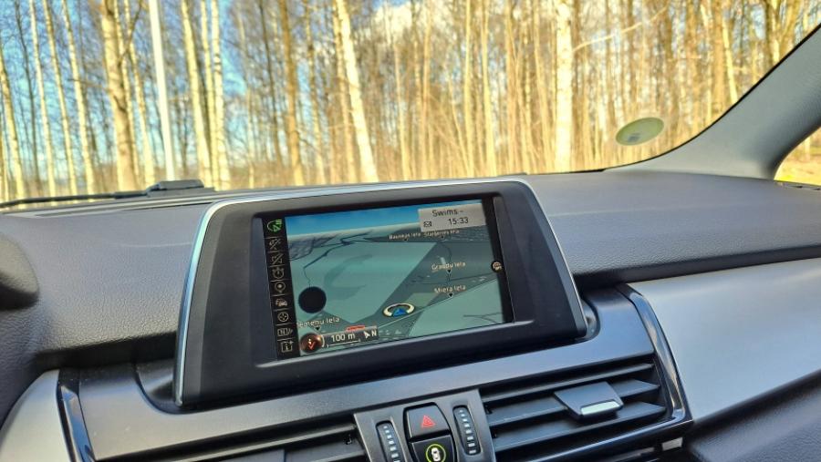 Blue BMW 218 2016 in Riga, with an engine capacity of 2.00 L and mileage of 223 thousand km for 8590 €, photo 51 on AUTOMOTO.COM.LV