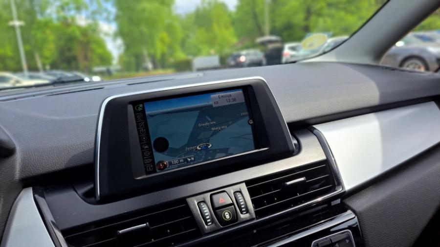 Blue BMW 218 2016 in Riga, with an engine capacity of 2.00 L and mileage of 223 thousand km for 8590 €, photo 55 on AUTOMOTO.COM.LV