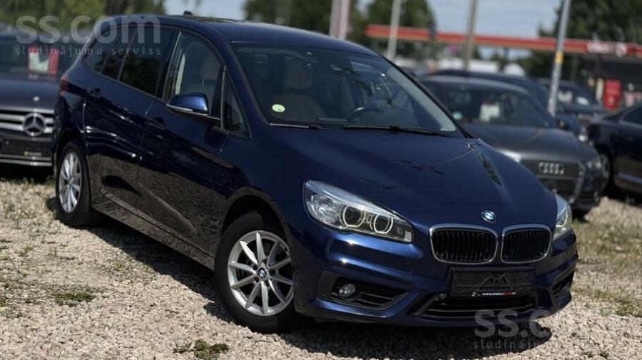 Blue BMW 218 2016 in Jelgava, with an engine capacity of 2.00 L and mileage of 289 thousand km for 8990 €, photo 1 on AUTOMOTO.COM.LV