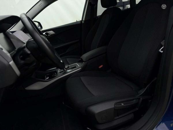 Zils BMW 218 2022 Viļņa, ar dzinēja tilpumu 1.50 L un nobraukumu 50 tūkst. km par 17290 €, foto 11 vietnē AUTOMOTO.COM.LV