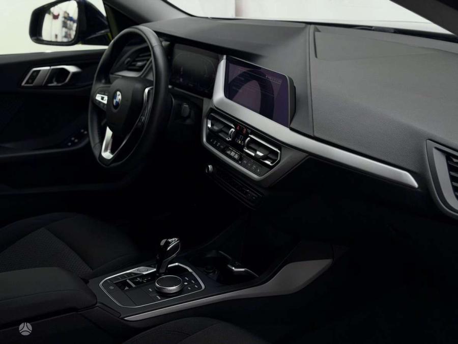 Blue BMW 218 2022 in Vilnius, with an engine capacity of 1.50 L and mileage of 50 thousand km for 17290 €, photo 16 on AUTOMOTO.COM.LV