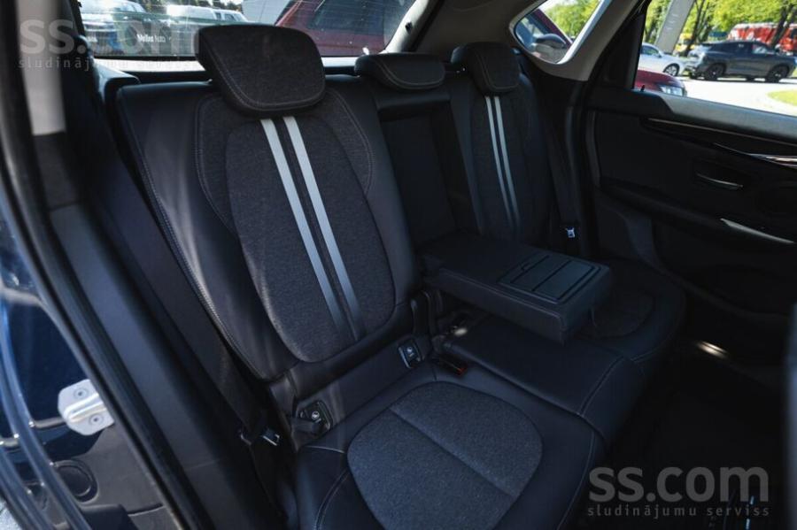 Blue BMW 218 2020 in Ventspils, with an engine capacity of 1.50 L and mileage of 140 thousand km for 15700 €, photo 24 on AUTOMOTO.COM.LV