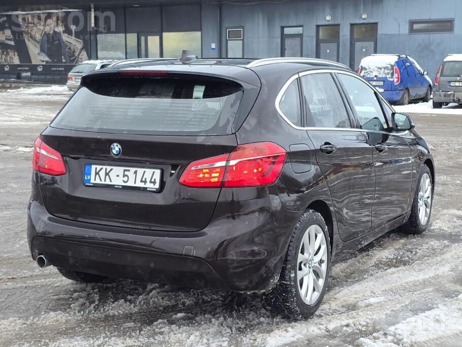 Brown BMW 218 2016 in Riga, with an engine capacity of 1.50 L and mileage of 109 thousand km for 10950 €, photo 4 on AUTOMOTO.COM.LV
