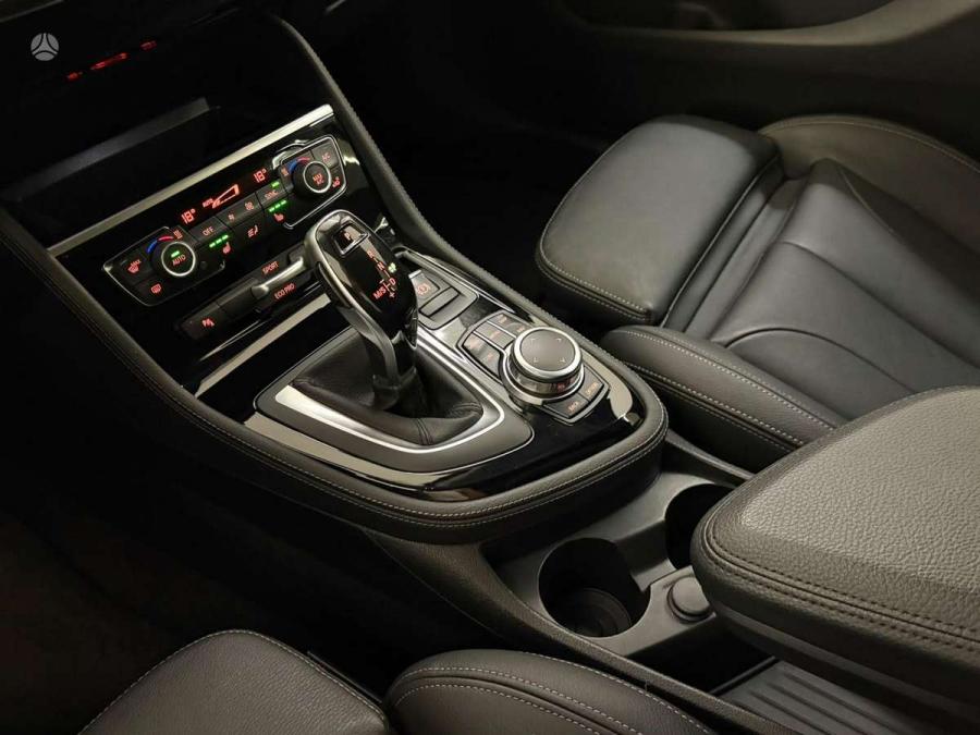 Brown BMW 218 2018 in Marijampole, with an engine capacity of 2.00 L and mileage of 205 thousand km for 12750 €, photo 28 on AUTOMOTO.COM.LV