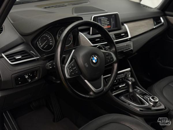 Melns BMW 218 Gran Tourer 2016 Avižieniai, ar dzinēja tilpumu 2.00 L un nobraukumu 270 tūkst. km par 9550 €, foto 9 vietnē AUTOMOTO.COM.LV