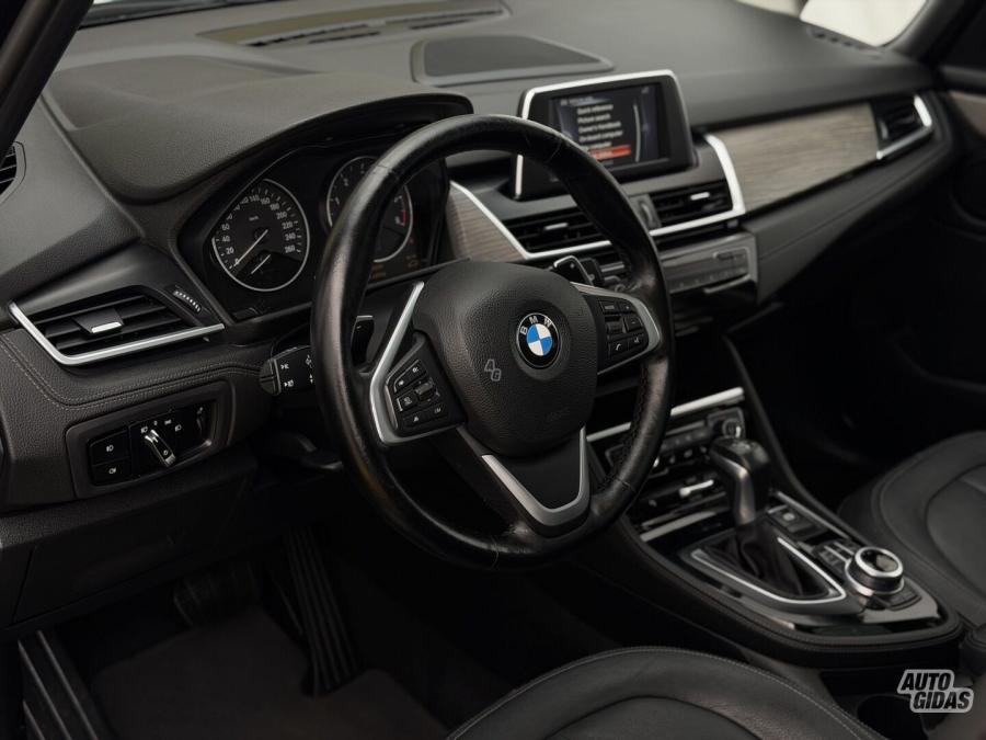 Melns BMW 218 Gran Tourer 2016 Avižieniai, ar dzinēja tilpumu 2.00 L un nobraukumu 270 tūkst. km par 9550 €, foto 10 vietnē AUTOMOTO.COM.LV
