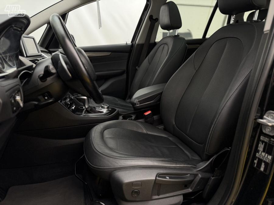 Melns BMW 218 Gran Tourer 2016 Avižieniai, ar dzinēja tilpumu 2.00 L un nobraukumu 270 tūkst. km par 9550 €, foto 11 vietnē AUTOMOTO.COM.LV