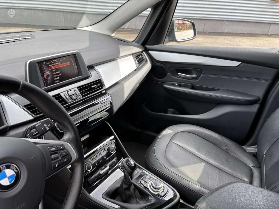 Черный БМВ 218 Gran Tourer 2015 в Паневежис, объемом двигателя 1.80 л и пробегом 250 тыс. км за 7500 €, фото 12 на AUTOMOTO.COM.LV