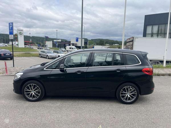 Melns BMW 218 Gran Tourer 2015 Viļņa, ar dzinēja tilpumu 1.50 L un nobraukumu 191 tūkst. km par 10750 €, foto 8 vietnē AUTOMOTO.COM.LV