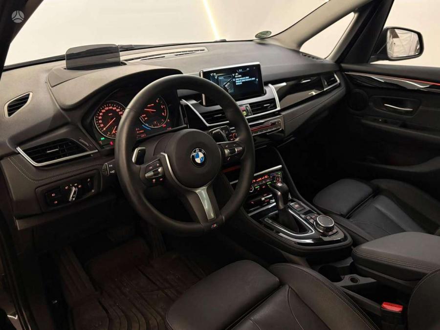 Black BMW 218 Gran Tourer 2015 in Marijampole, with an engine capacity of 2.00 L and mileage of 300 thousand km for 9450 €, photo 3 on AUTOMOTO.COM.LV