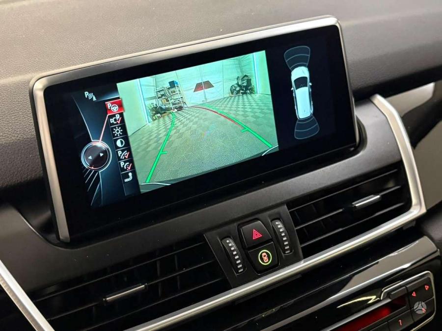 Black BMW 218 Gran Tourer 2015 in Marijampole, with an engine capacity of 2.00 L and mileage of 300 thousand km for 9450 €, photo 10 on AUTOMOTO.COM.LV
