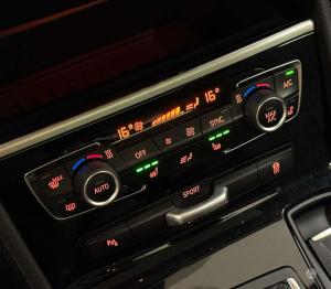 Black BMW 218 Gran Tourer 2015 in Marijampole, with an engine capacity of 2.00 L and mileage of 300 thousand km for 9450 €, photo 15 on AUTOMOTO.COM.LV