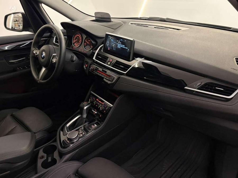 Black BMW 218 Gran Tourer 2015 in Marijampole, with an engine capacity of 2.00 L and mileage of 300 thousand km for 9450 €, photo 20 on AUTOMOTO.COM.LV