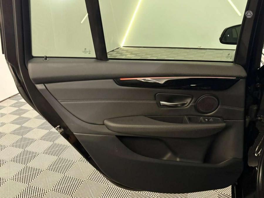 Black BMW 218 Gran Tourer 2015 in Marijampole, with an engine capacity of 2.00 L and mileage of 300 thousand km for 9450 €, photo 21 on AUTOMOTO.COM.LV