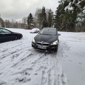Melns BMW 218 Gran Tourer 2017 Viļņa, ar dzinēja tilpumu 2.00 L un nobraukumu 352 tūkst. km par 9800 €, foto  vietnē AUTOMOTO.COM.LV