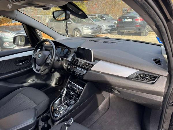 Black BMW 218 Gran Tourer 2018 in Taurage, with an engine capacity of 1.50 L and mileage of 244 thousand km for 6300 €, photo 11 on AUTOMOTO.COM.LV