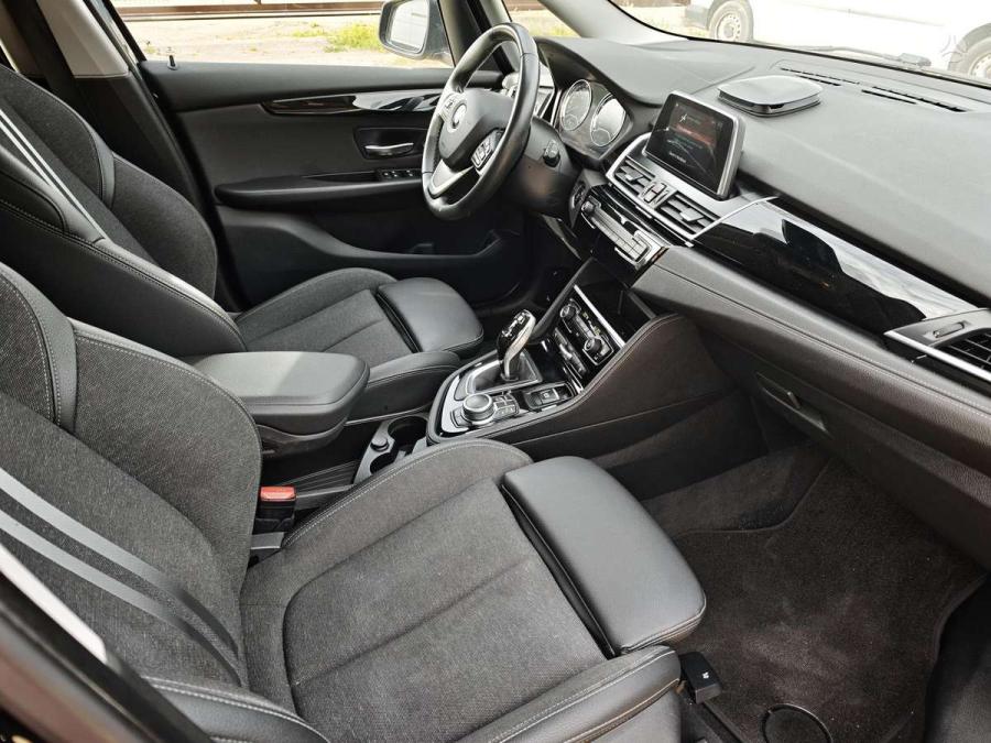 Black BMW 218 Gran Tourer 2018 in Taurage, with an engine capacity of 2.00 L and mileage of 340 thousand km for 7000 €, photo 12 on AUTOMOTO.COM.LV