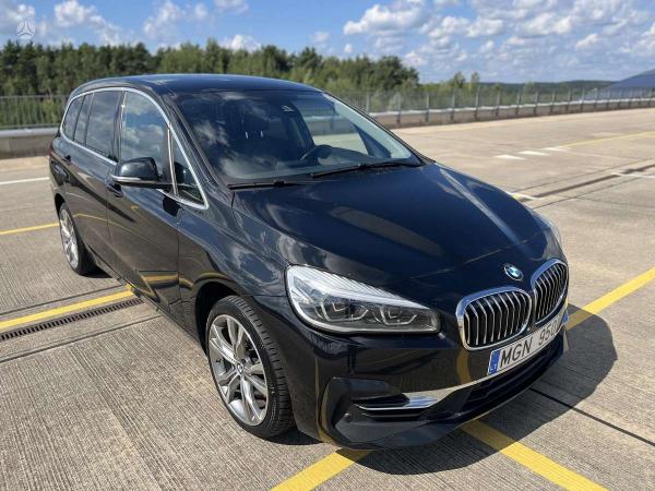 Melns BMW 218 Gran Tourer 2022 Viļņa, ar dzinēja tilpumu 1.50 L un nobraukumu 81 tūkst. km par 16999 €, foto 1 vietnē AUTOMOTO.COM.LV
