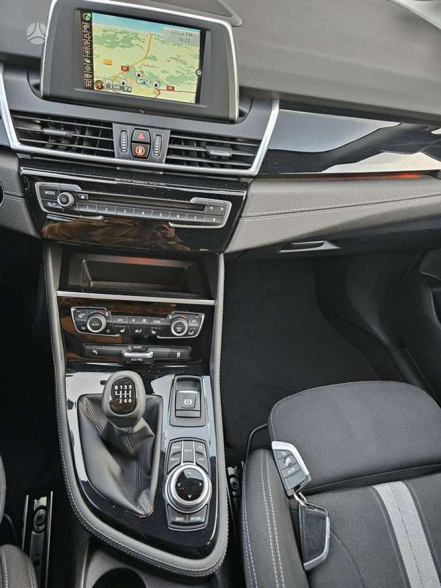 Черный БМВ 218 Gran Tourer 2016 в Укмерге, объемом двигателя 2.00 л и пробегом 203 тыс. км за 7500 €, фото 5 на AUTOMOTO.COM.LV