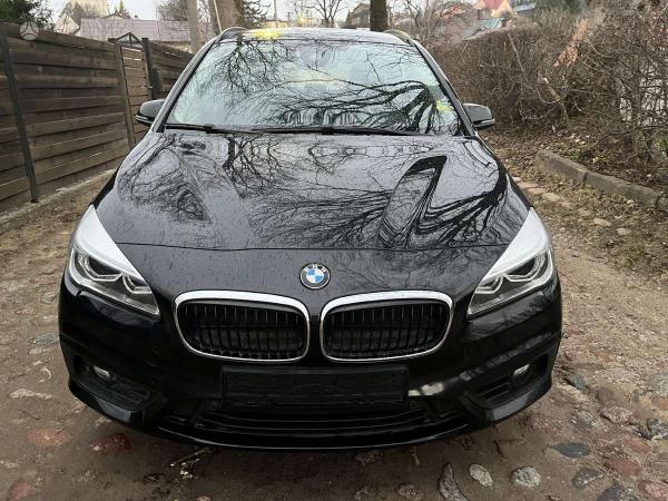 Black BMW 218 Gran Tourer 2017 in Klaipeda, with an engine capacity of 2.00 L and mileage of 287 thousand km for 7800 €, photo 8 on AUTOMOTO.COM.LV