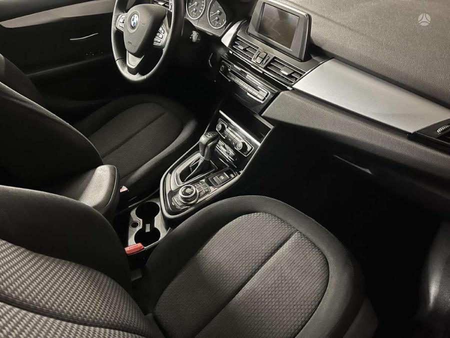 Melns BMW 218 Gran Tourer 2017 Klaipėda, ar dzinēja tilpumu 2.00 L un nobraukumu 287 tūkst. km par 7800 €, foto 23 vietnē AUTOMOTO.COM.LV