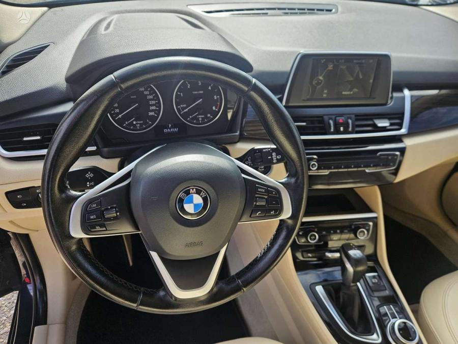 Zils BMW 218 Gran Tourer 2016 Viļņa, ar dzinēja tilpumu 2.00 L un nobraukumu 221 tūkst. km par 7950 €, foto 13 vietnē AUTOMOTO.COM.LV
