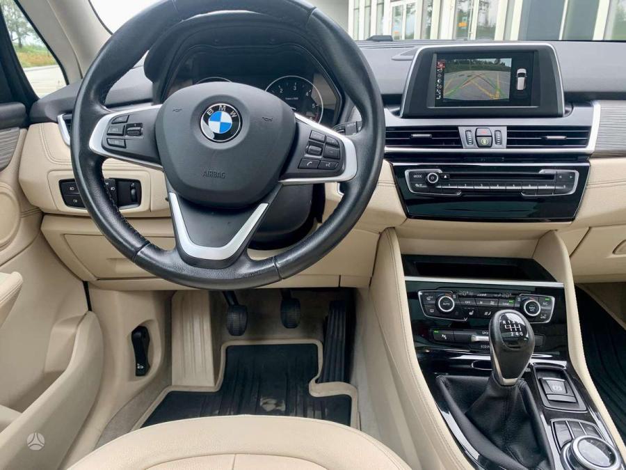 Pelēks BMW 218 Gran Tourer 2016 Viļņa, ar dzinēja tilpumu 2.00 L un nobraukumu 221 tūkst. km par 7850 €, foto 15 vietnē AUTOMOTO.COM.LV