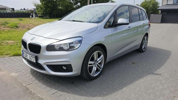 Grey BMW 218 Gran Tourer 2017 in Kaunas, with an engine capacity of 2.00 L and mileage of 120 thousand km for 12750 €, photo 1 on AUTOMOTO.COM.LV