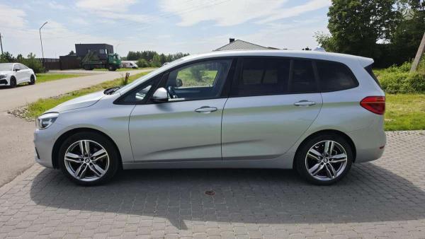 Grey BMW 218 Gran Tourer 2017 in Kaunas, with an engine capacity of 2.00 L and mileage of 120 thousand km for 12750 €, photo 2 on AUTOMOTO.COM.LV