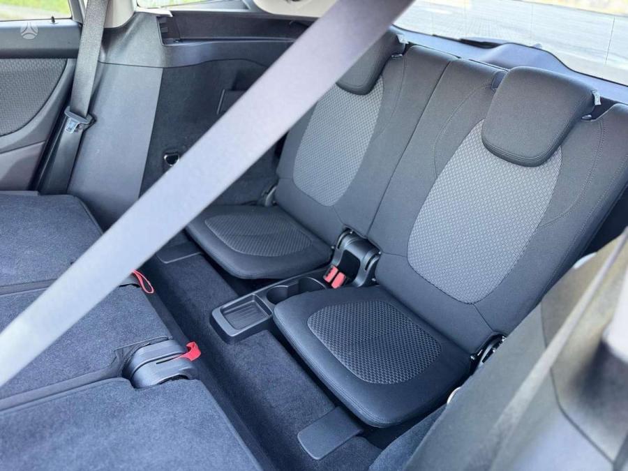 Grey BMW 218 Gran Tourer 2020 in Taurage, with an engine capacity of 2.00 L and mileage of 280 thousand km for 10999 €, photo 19 on AUTOMOTO.COM.LV