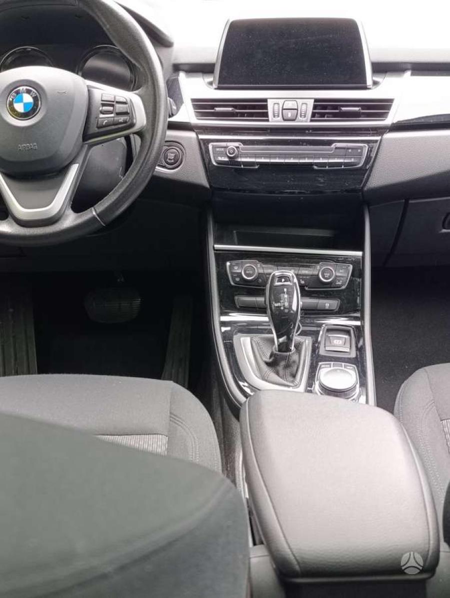 BMW 218 Gran Tourer 2020 Tauragė, ar dzinēja tilpumu 2.00 L un nobraukumu 250 tūkst. km par 11300 €, foto 26 vietnē AUTOMOTO.COM.LV