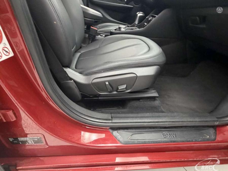 Red BMW 218 Gran Tourer 2015 in Vilnius, with an engine capacity of 2.00 L and mileage of 223 thousand km for 7900 €, photo 7 on AUTOMOTO.COM.LV