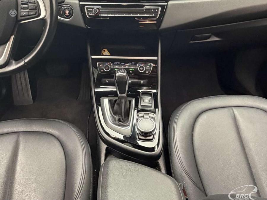 Red BMW 218 Gran Tourer 2015 in Vilnius, with an engine capacity of 2.00 L and mileage of 223 thousand km for 7900 €, photo 19 on AUTOMOTO.COM.LV