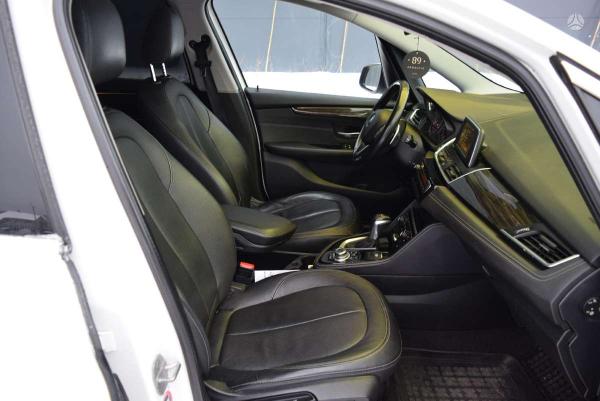 Balts BMW 218 Gran Tourer 2015 Viļņa, ar dzinēja tilpumu 2.00 L un nobraukumu 316 tūkst. km par 8950 €, foto 11 vietnē AUTOMOTO.COM.LV