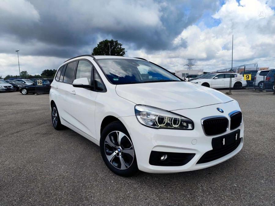 White BMW 218 Gran Tourer 2015 in Marijampole, with an engine capacity of 0.00 L and mileage of 267 thousand km for 6800 €, photo 1 on AUTOMOTO.COM.LV