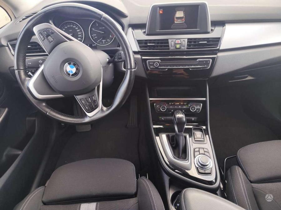 White BMW 218 Gran Tourer 2015 in Marijampole, with an engine capacity of 0.00 L and mileage of 267 thousand km for 6800 €, photo 7 on AUTOMOTO.COM.LV