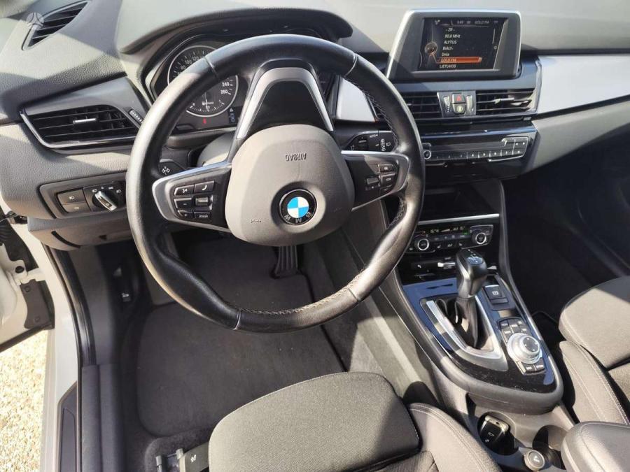 White BMW 218 Gran Tourer 2015 in Marijampole, with an engine capacity of 0.00 L and mileage of 267 thousand km for 6800 €, photo 9 on AUTOMOTO.COM.LV