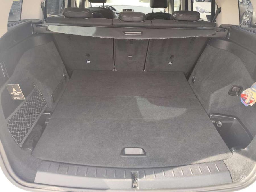White BMW 218 Gran Tourer 2015 in Marijampole, with an engine capacity of 0.00 L and mileage of 267 thousand km for 6800 €, photo 11 on AUTOMOTO.COM.LV