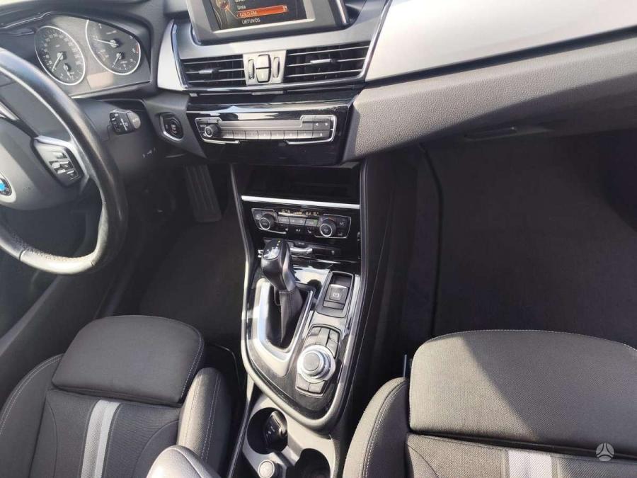 White BMW 218 Gran Tourer 2015 in Marijampole, with an engine capacity of 0.00 L and mileage of 267 thousand km for 6800 €, photo 13 on AUTOMOTO.COM.LV