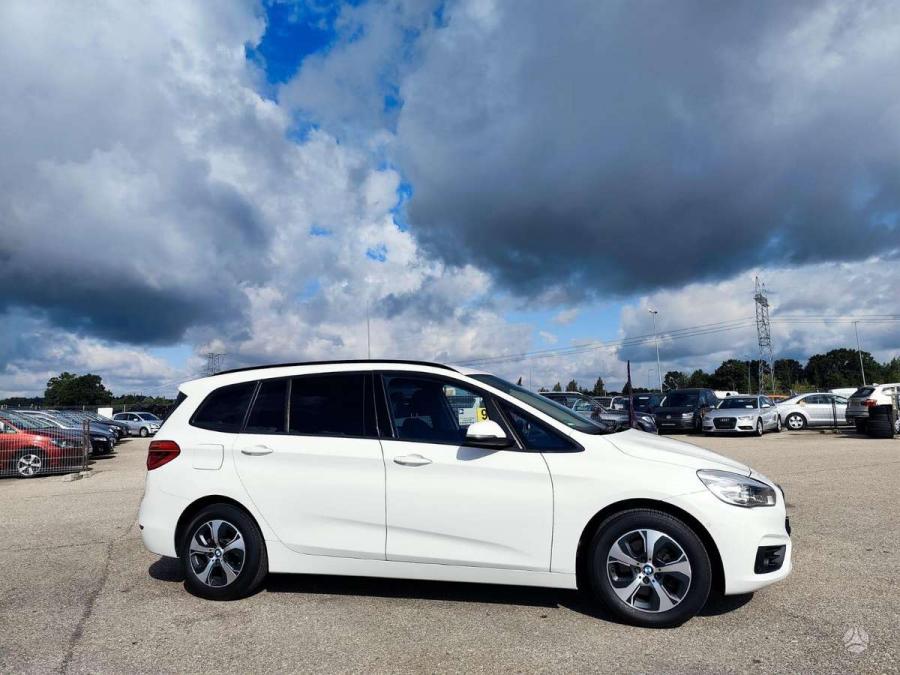 White BMW 218 Gran Tourer 2015 in Marijampole, with an engine capacity of 0.00 L and mileage of 267 thousand km for 6800 €, photo 14 on AUTOMOTO.COM.LV