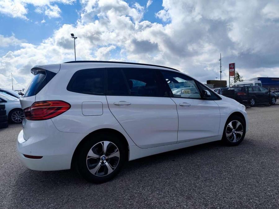 White BMW 218 Gran Tourer 2015 in Marijampole, with an engine capacity of 0.00 L and mileage of 267 thousand km for 6800 €, photo 16 on AUTOMOTO.COM.LV