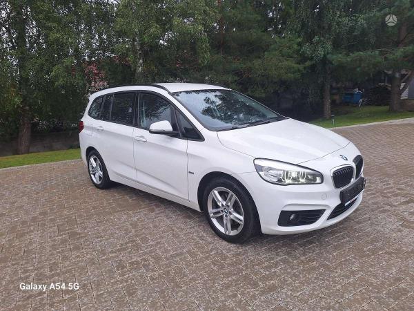 White BMW 218 Gran Tourer 2016 in Kaunas, with an engine capacity of 2.00 L and mileage of 230 thousand km for 8650 €, photo 1 on AUTOMOTO.COM.LV