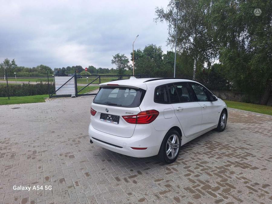 White BMW 218 Gran Tourer 2016 in Kaunas, with an engine capacity of 2.00 L and mileage of 230 thousand km for 8650 €, photo 9 on AUTOMOTO.COM.LV