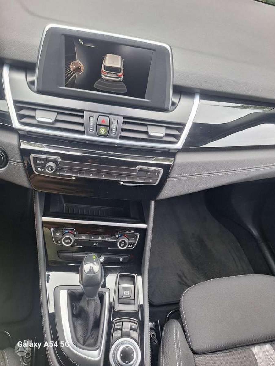 White BMW 218 Gran Tourer 2016 in Kaunas, with an engine capacity of 2.00 L and mileage of 230 thousand km for 8650 €, photo 15 on AUTOMOTO.COM.LV