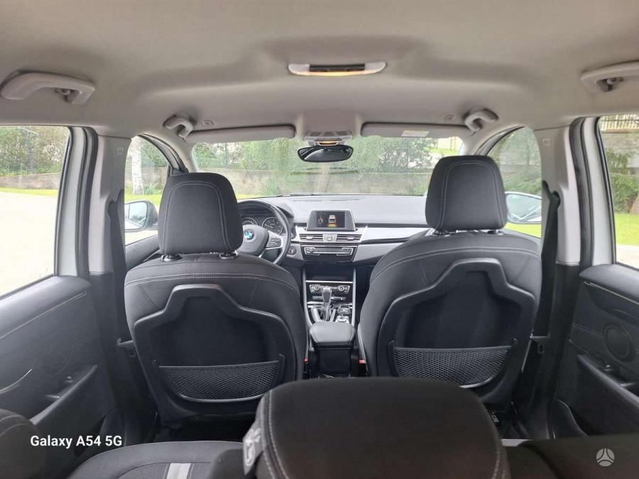White BMW 218 Gran Tourer 2016 in Kaunas, with an engine capacity of 2.00 L and mileage of 230 thousand km for 8650 €, photo 16 on AUTOMOTO.COM.LV