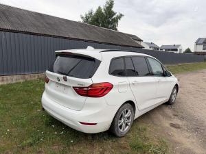 White BMW 218 Gran Tourer 2017 in Vilnius, with an engine capacity of 0.00 L and mileage of 181 thousand km for 6100 €, photo 5 on AUTOMOTO.COM.LV