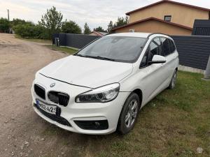 White BMW 218 Gran Tourer 2017 in Vilnius, with an engine capacity of 0.00 L and mileage of 181 thousand km for 6100 €, photo 9 on AUTOMOTO.COM.LV