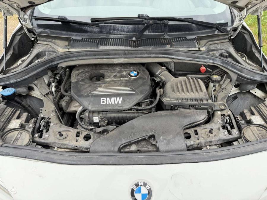 White BMW 218 Gran Tourer 2017 in Vilnius, with an engine capacity of 0.00 L and mileage of 181 thousand km for 6100 €, photo 12 on AUTOMOTO.COM.LV