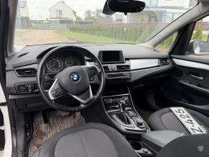 White BMW 218 Gran Tourer 2017 in Vilnius, with an engine capacity of 0.00 L and mileage of 181 thousand km for 6100 €, photo 13 on AUTOMOTO.COM.LV